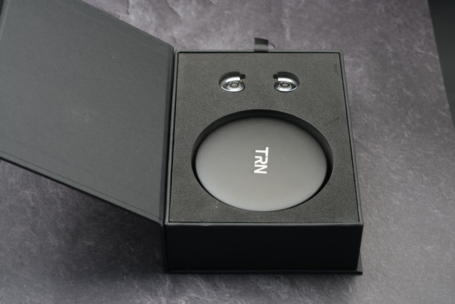 『TRN Conch』レビュー。5千円未満の価格で驚きの音質とチューニング機能を搭載！